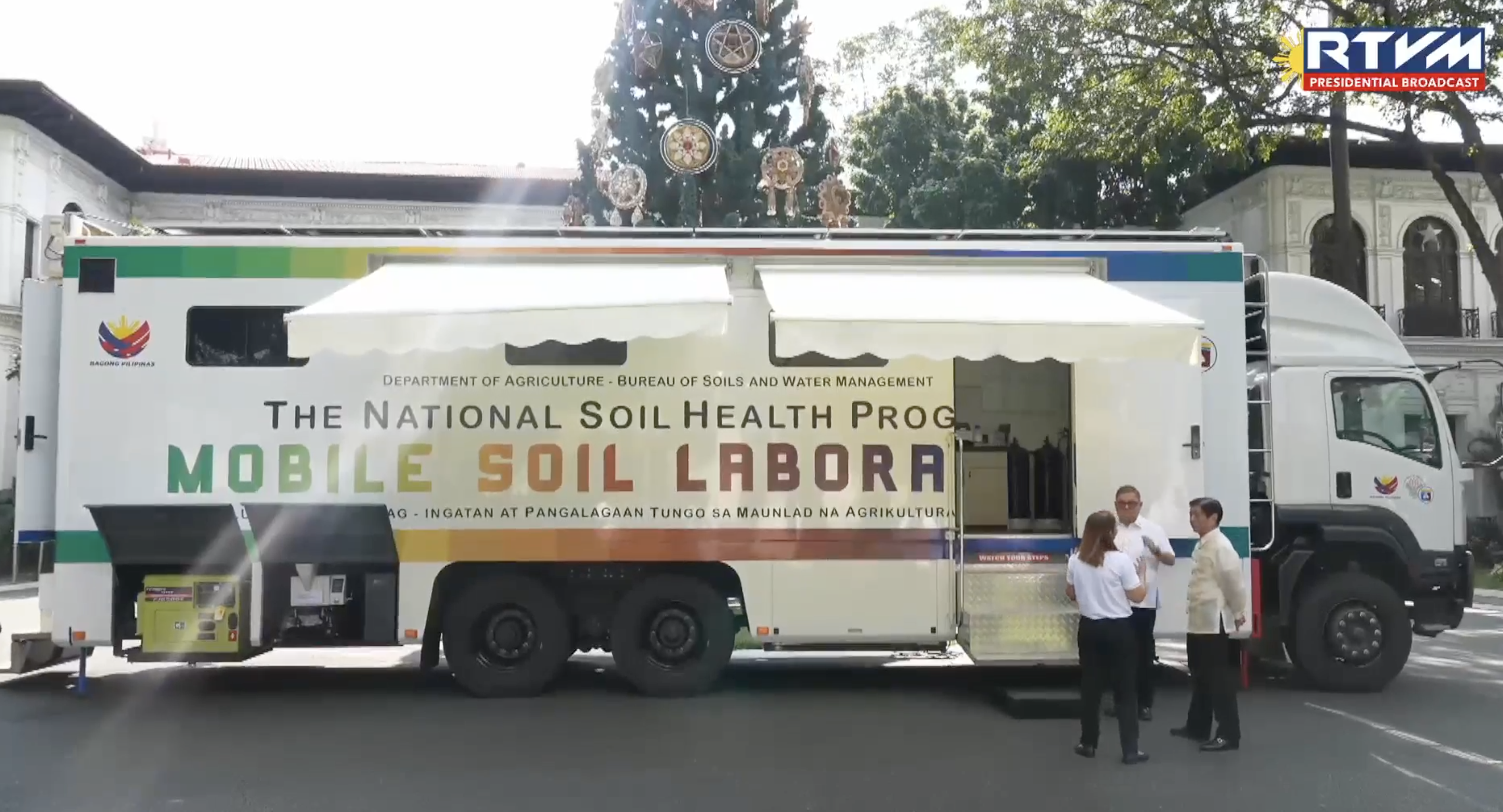 DA-BSWM unveils Mobile Soil Lab to aid farmers → Context.ph